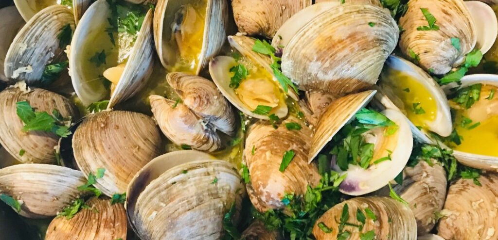 salt-roasted clams with garlic butter - Cook With Brenda Gantt